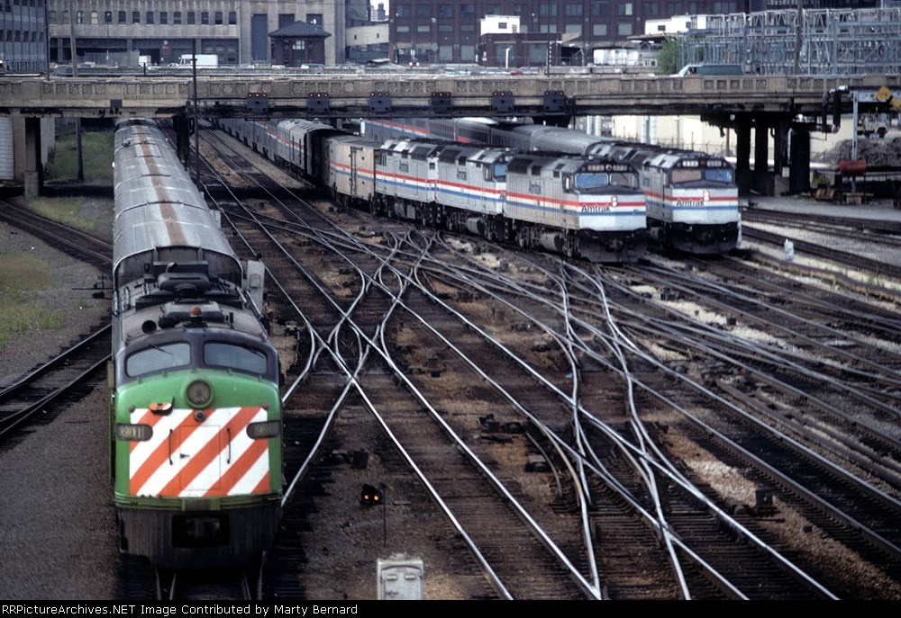 BN 9901 and Amtrak 372 and 236 Backing Trains Into Union Station